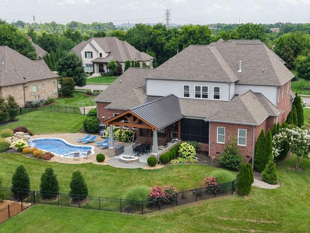 1260 Potter Ln