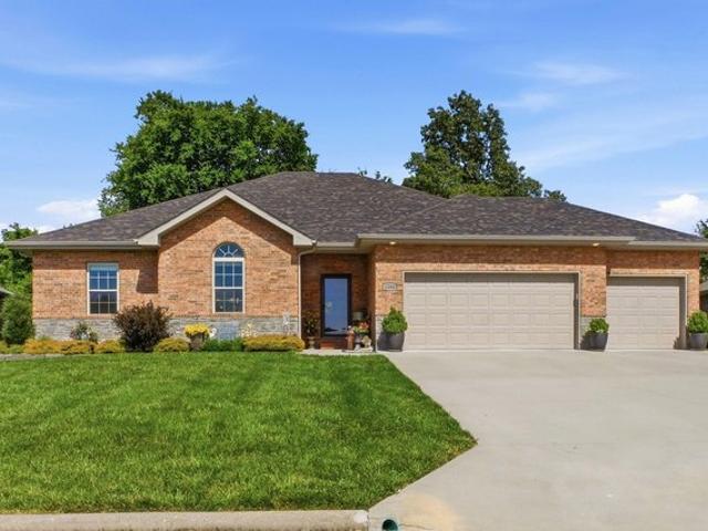 1260 S Mission Ave, Bolivar, MO 65613