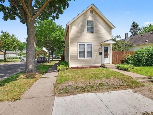 1260 Woodbridge St, Saint Paul, MN 55117