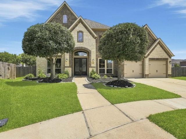 12611 Windy Bridge Ln, Pearland, TX 77584