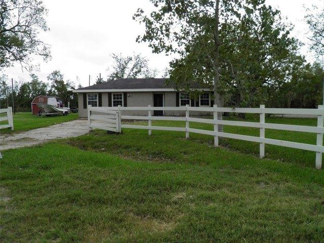 12617 Sunset Cir, Galveston, TX 77510