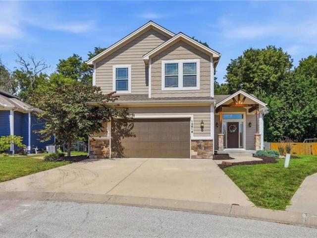 12616 Charlotte St, Kansas City, MO 64146