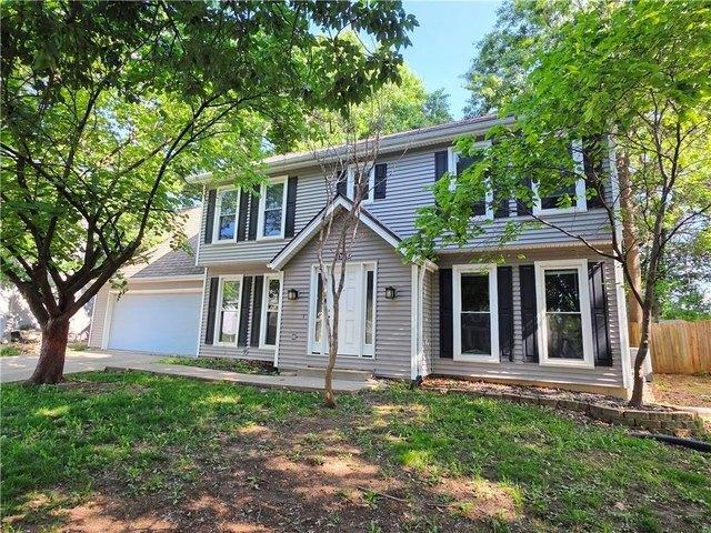 12618 W 69th St, Shawnee, KS 66216