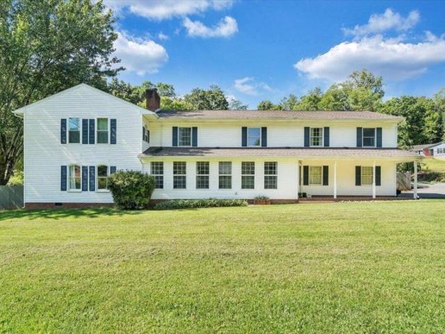 1261 Mountain Pass Rd, Blue Ridge, VA 24064