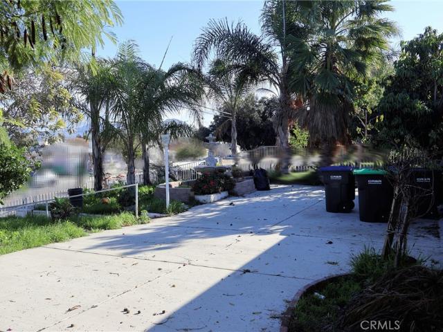 1261 N Rancho