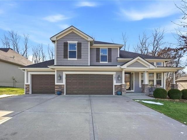 1261 Blackberry Dr, Liberty, MO 64068