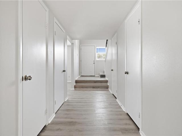 1261 Clydesdale LN