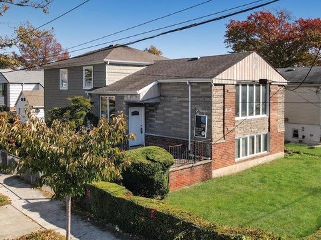 1261 E 105th St, Brooklyn, NY 11236
