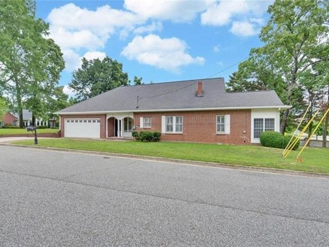 1261 Enota Ave NE, Gainesville, GA 30501