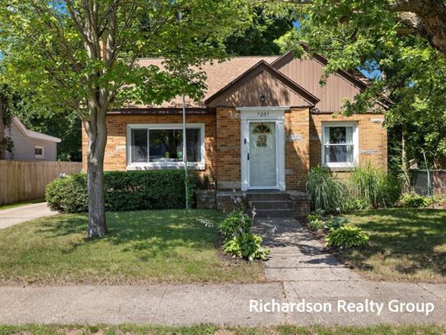 1261 Graf St, Muskegon, MI 49442