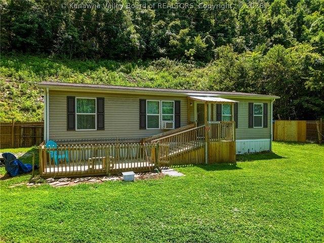 1261 Hartland Rd, Clay, WV 25043