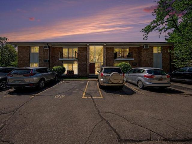 1261 Island Dr Apt 201, Ann Arbor, MI 48105