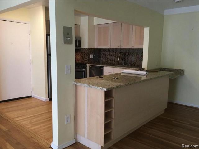 1261 Island Drive # 102