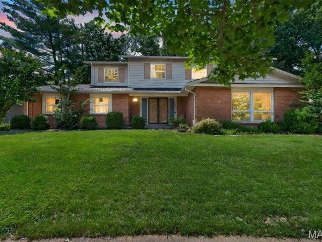 1261 Jade Wind Cir, Ballwin, MO 63011
