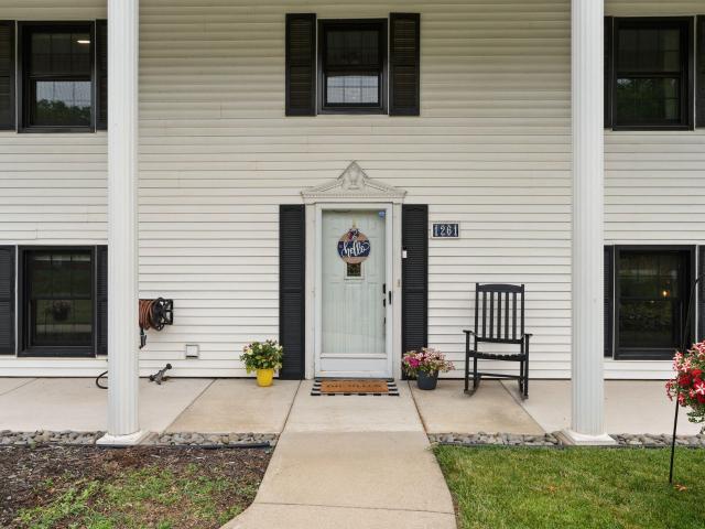 1261 Redbud Drive
