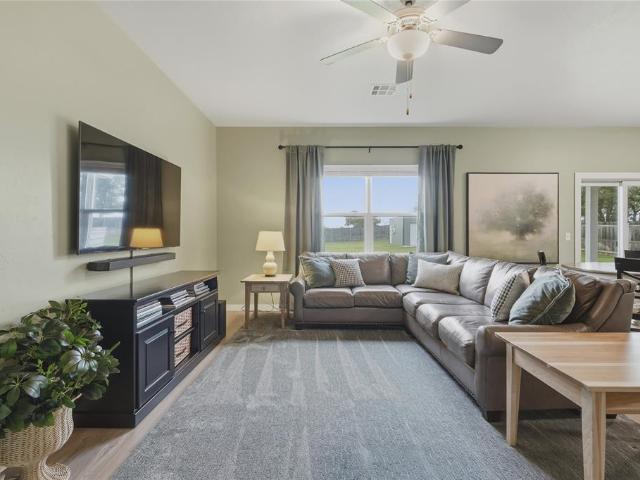 1261 Round Leaf Road