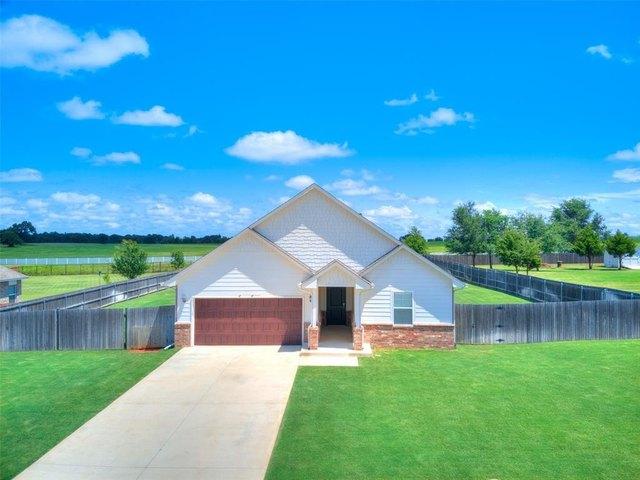 1261 Round Leaf Rd, Edmond, OK 73034