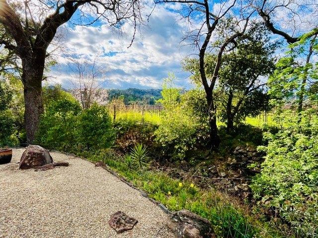 1261 Spring Brook Ct, Saint Helena, CA 94574