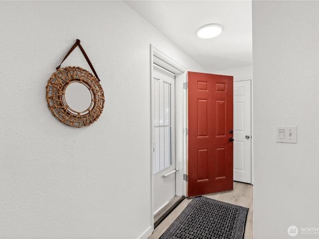 1261 th Ave Ct E, Puyallup, WA 98373 | MLS #2505 | Compass