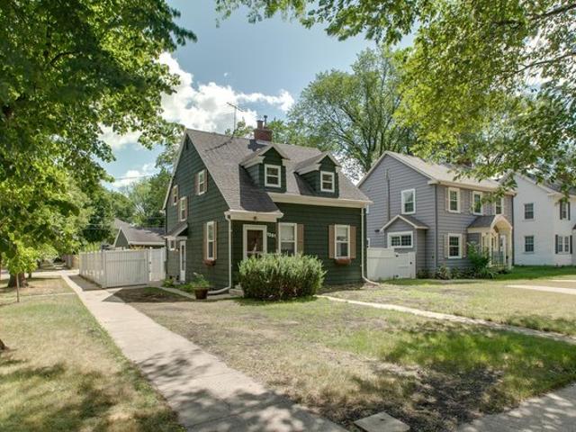 1261 4th St N, Fargo, ND 58102