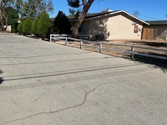 12623 Kiowa Rd, Apple Valley, CA 92308