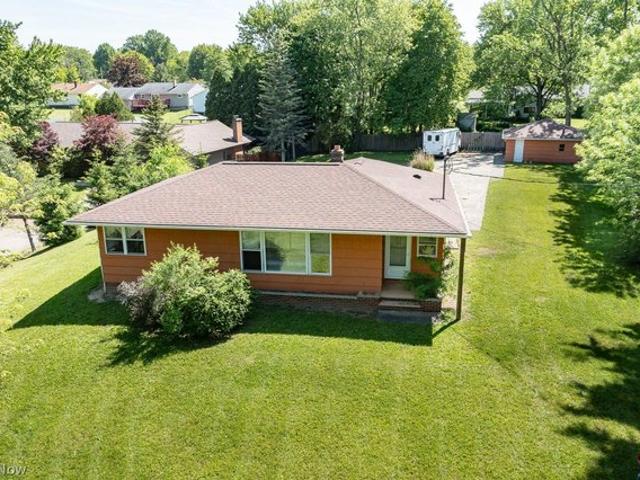 12621 Webster Rd, Strongsville, OH 44136