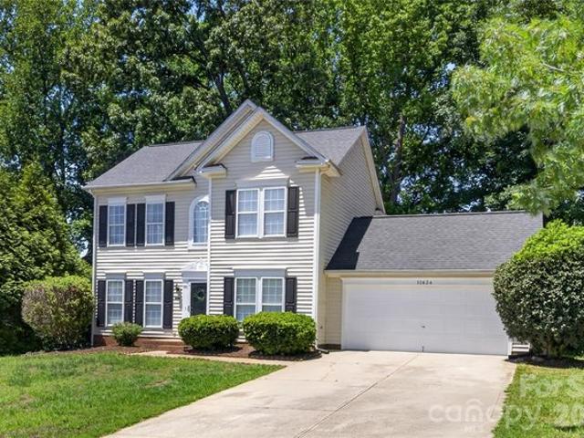 12624 Cardinal Woods Dr, Pineville, NC 28134