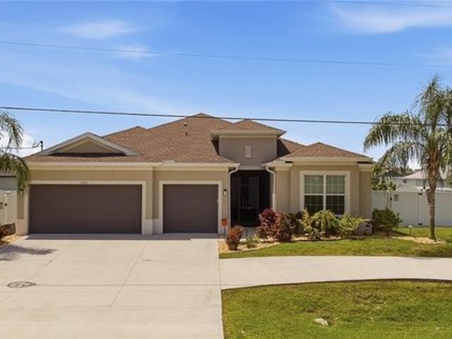1262 N Gator Cir, Cape Coral, FL 33909