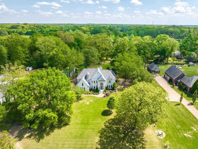 1262 Auburn Woods Dr, Collierville, TN 38017