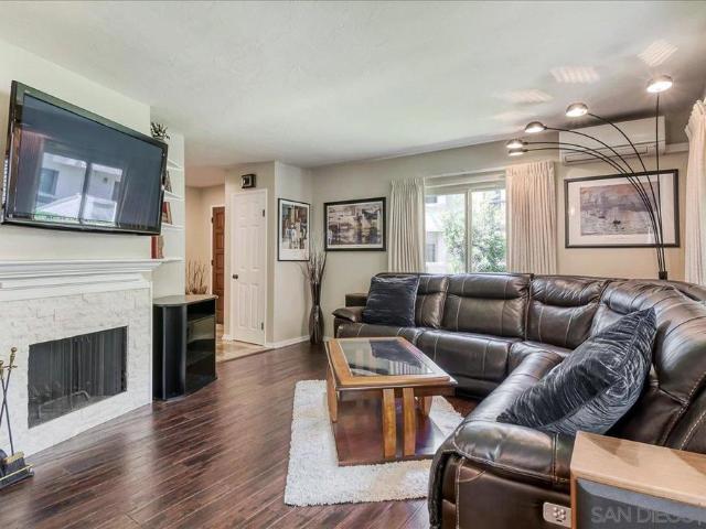 1262 River Glen Row 19