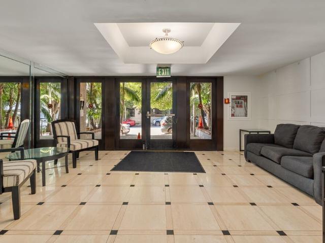 1262 S Barrington Ave, Unit 204, Los Angeles, CA 90025 | MLS #26657 | Compass