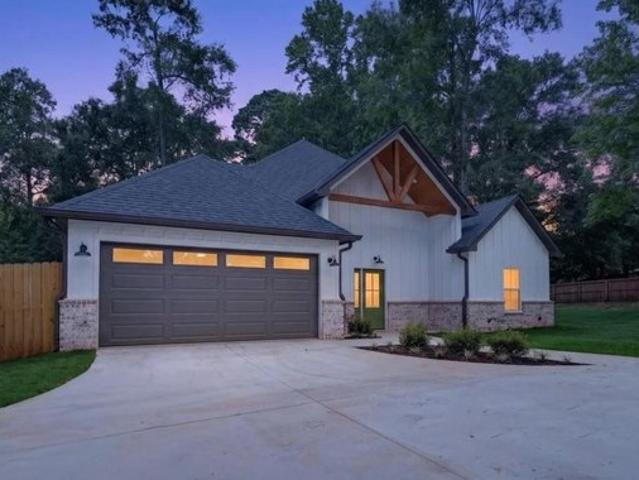 1262 W George Richey Rd, Gladewater, TX 75647