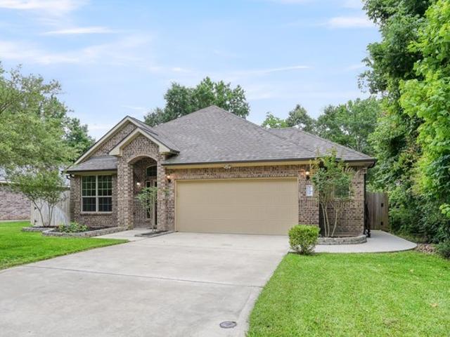 12635 Lake Shore Dr, Montgomery, TX 77356