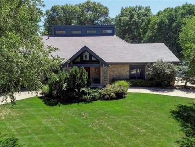 12639 Juniper Cir, Leawood, KS 66209