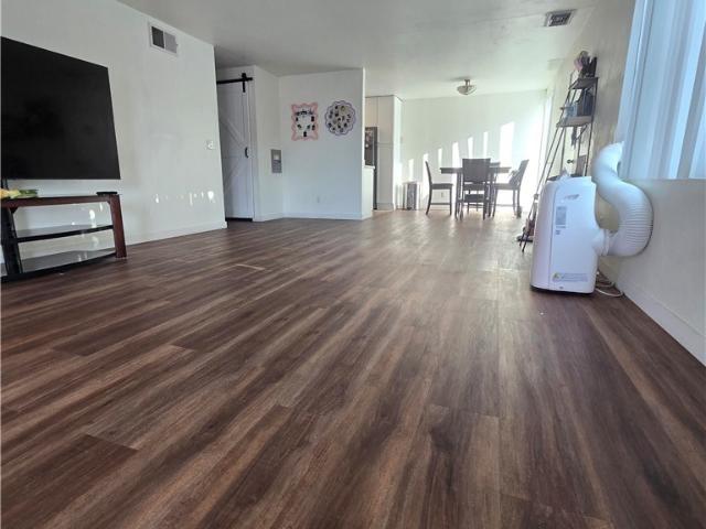1263 Oakdale