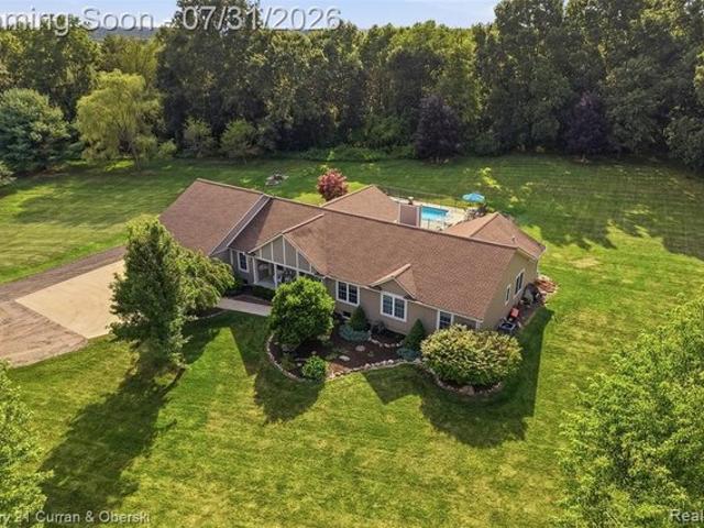 1263 Purdy Ln, Oceola Township, MI 48843