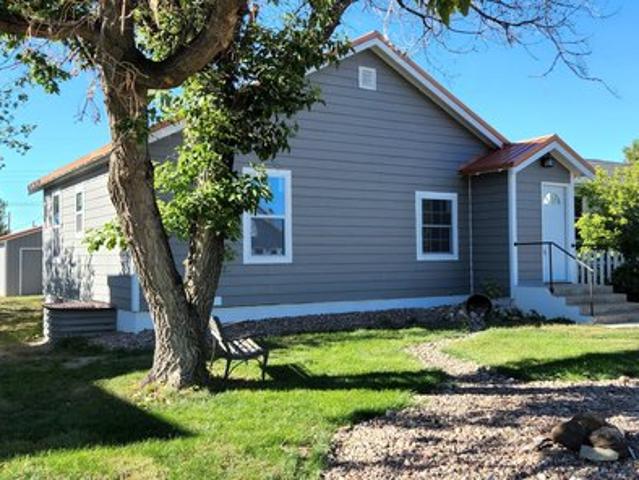 126 3rd Ave NW, Cut Bank, MT 59427