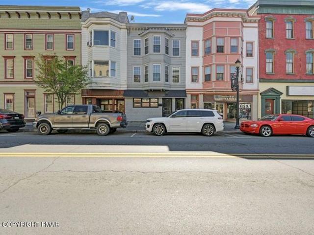 126 128 E Broad St, Tamaqua, PA 18252