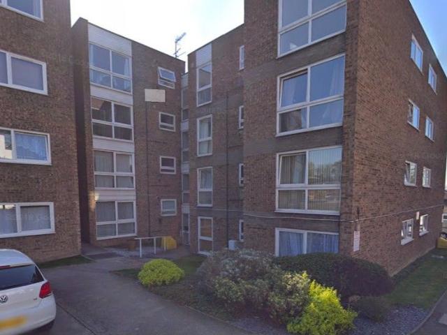 126 128 Widmore Road, Bromley, Kent BR1, Studio to rent, £1,200 pcm | PrimeLocation