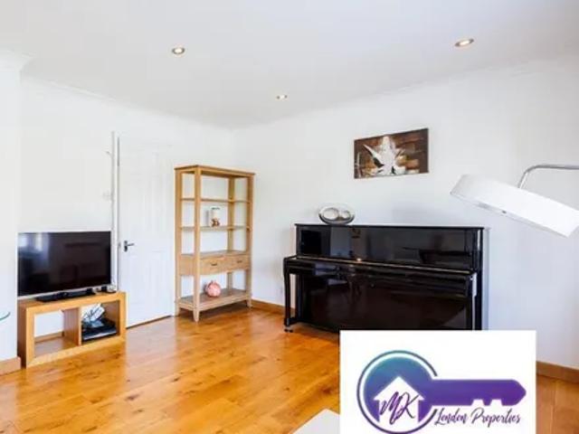 126 137 Linwood Close, London, SE5 8UY, United Kingdom | 3 bed house for rent #165378404 | Rentberry