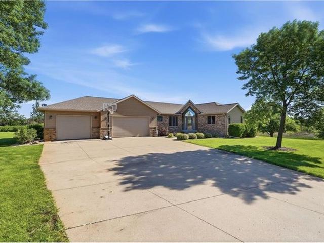126 57th Ave NE, Willmar, MN 56201