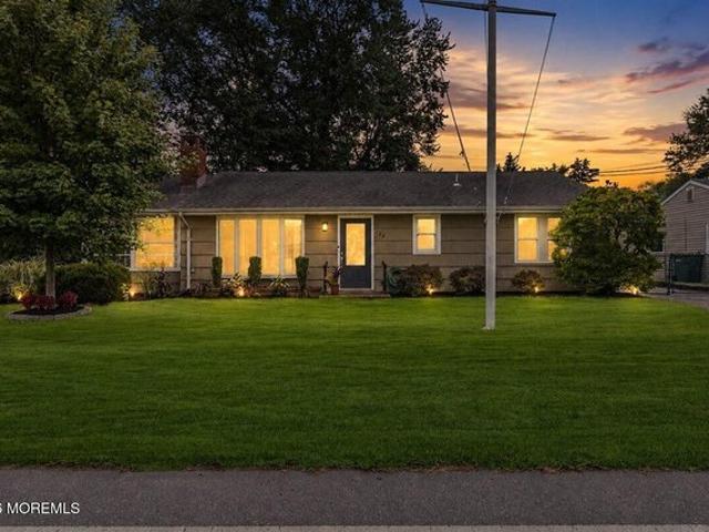126 Compass Ave, Beachwood, NJ 08722