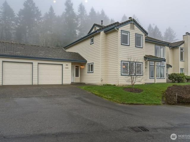 126 Cormorant Dr, Steilacoom, WA 98388