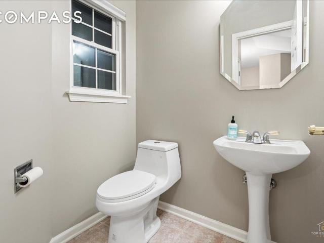 126 Bay Dr 126, Itasca, IL