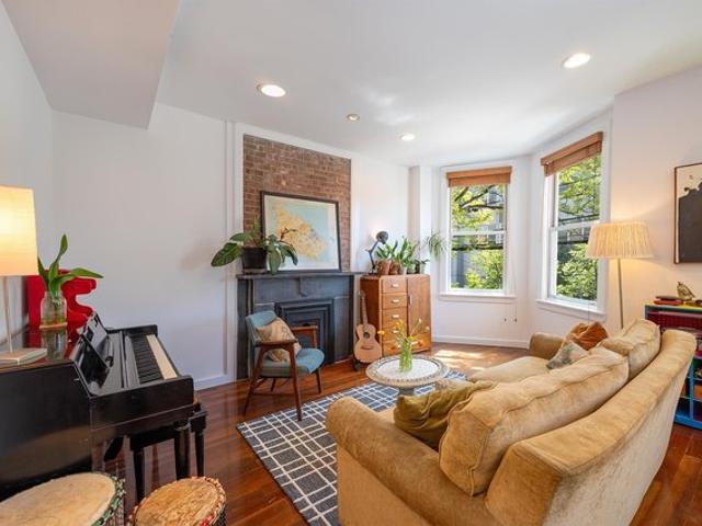 126 Bright St Apt 201, Jersey City, NJ 07302