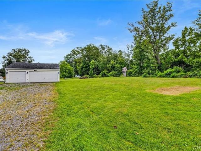 126 Buell St, Akron, NY 14001