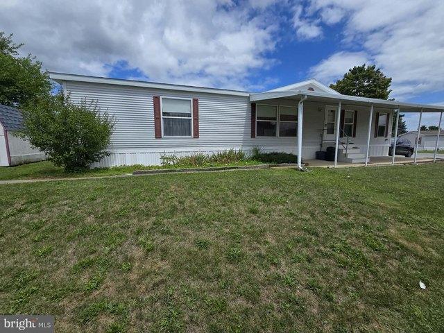 126 Gateshead Dr, Stewartstown, PA 17363