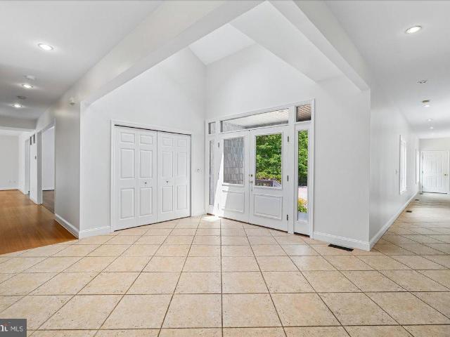 126 Gilbert Ct, Edgewater, MD 21037 | MLS #MDAA2151