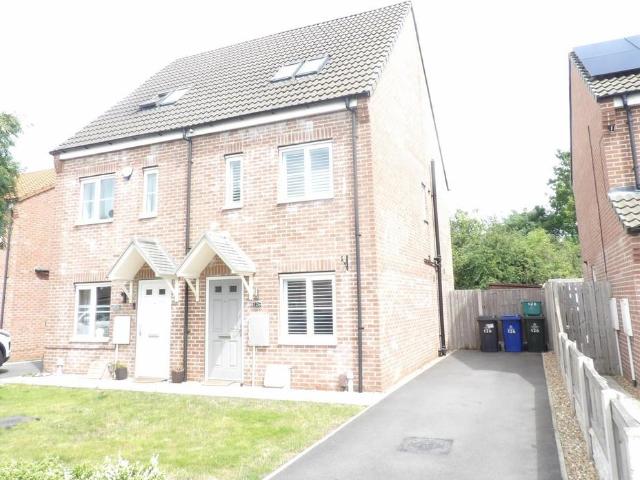 126 Dominion Road, Scawthorpe. 3 bed semi detached house to rent £1,095 pcm £253 pw