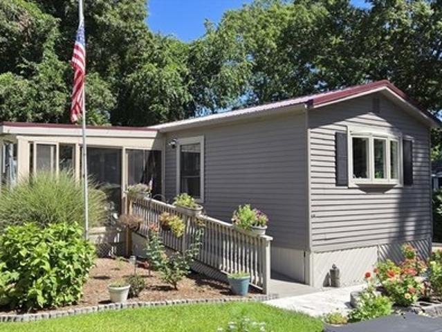 126 Doolittle Ln, Wareham, MA 02576